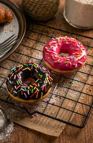 SOUTHLAKE GIFTS Doughnut Candle Set In Teacup