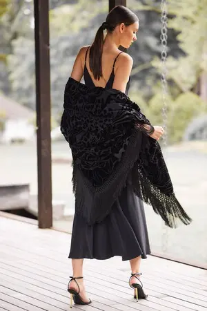 Natori Couture Burnout Velvet Fringe Shawl - Black
