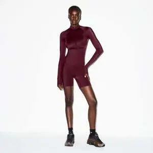 SKIMS Shine Bonded Waist Biker Short - Currant