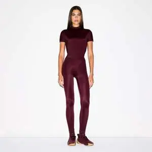 SKIMS V Line 26" Legging | Deep Neutral | | Nike Shine