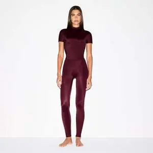 SKIMS V Line 26" Legging | Deep Neutral | | Nike Shine