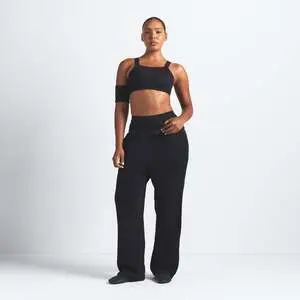 SKIMS Wide Strap Bra | Black | | Nike Matte - Obsidian