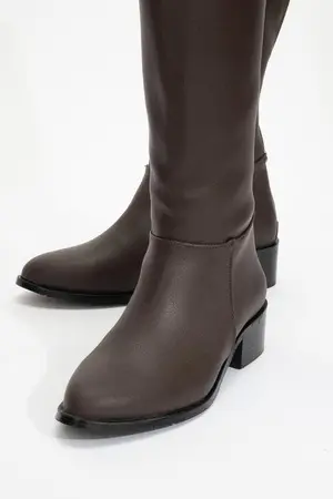 PROLOGUE SHOES Svetlo Back-zip Knee-high Boots - Brown Faux Leather
