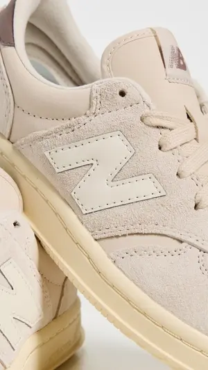 NEW BALANCE T500 Low Top Sneakers - Beige/beige