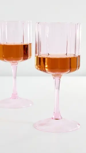 FAZEEK Wavy Wine Glasses