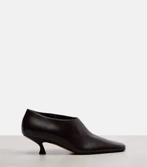 Calvin Klein Anna Leather Pumps - Brown