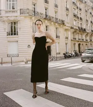HMD Criselda Velvet Dress