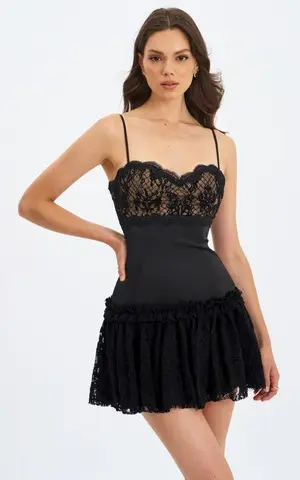 MISS CIRCLE NEW YORK Umra Contrast Lace Sweetheart Mini Dress - Black