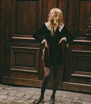 HMD Lisbeth Velvet Mini Dress