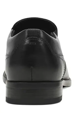 Rockport Darrek Apron Toe Slip-on Shoe