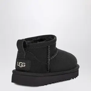 UGG Classic Ultra Mini Zip Boot