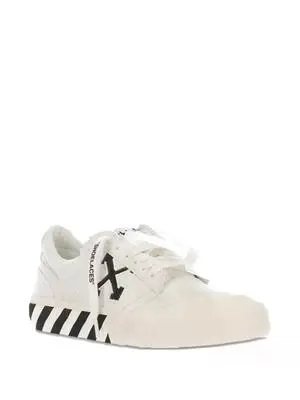 Off-White Arrow Stripe Low Top Sneakers