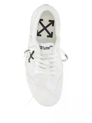 Off-White Arrow Stripe Low Top Sneakers