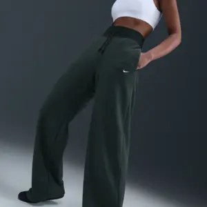 Nike Phoenix Plush High-waisted Wide-leg Fleece Pants
