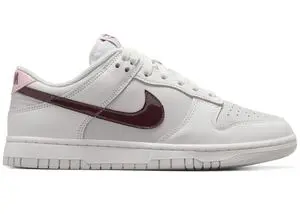 Nike Dunk Low Sneakers