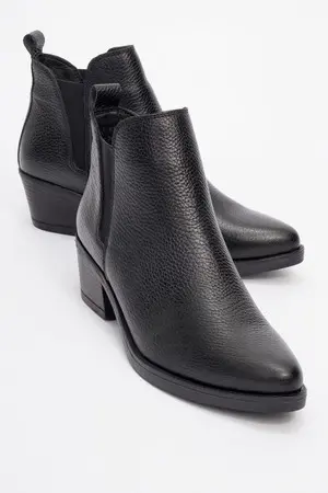 FOREVER & ALWAYS SHOES Dovena Leather Block Heel Ankle Boots - Black Leather