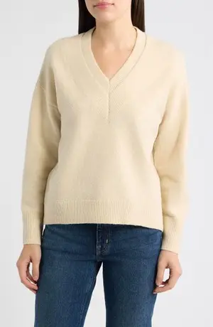 CITY BLUES Long Sleeve V-neck Sweater - Parchment