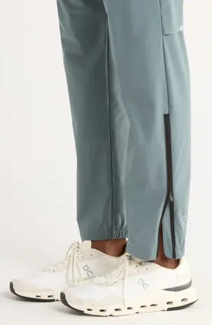 On Core Zip Cuff Pants - Olive