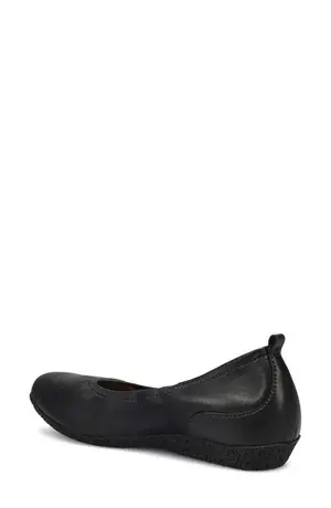 TAOS Chit Chat Leather Ballet Flats - Black