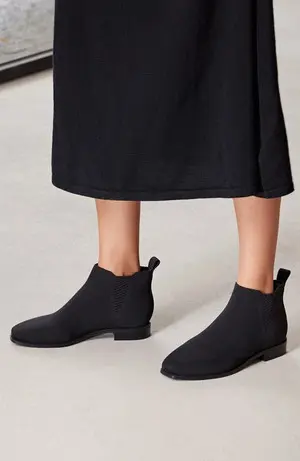 Vivaia Boots - Black