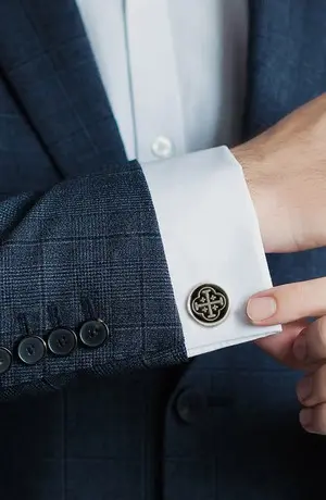 CUFFLINKS, INC. Cufflinks