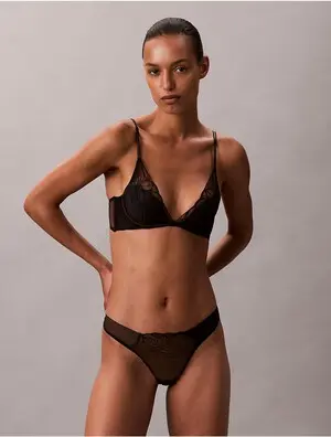 Calvin Klein Floral Lace Lightly Lined Plunge Bra - Black