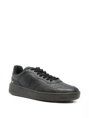 VEJA V-90 Sneakers - Black