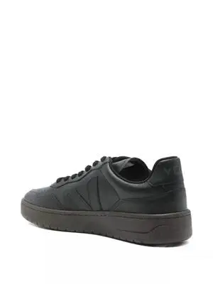 VEJA V-90 Sneakers - Black