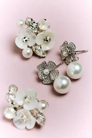 GEMELLI Flower Pearl Drop Earrings - Silver