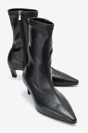 PROLOGUE SHOES Alora Kitten Heel Boot - Black