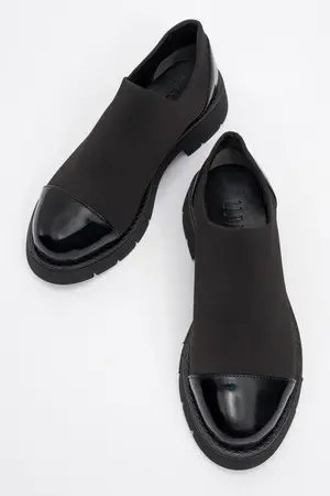 PROLOGUE SHOES Panola Scuba Loafer - Black Patent