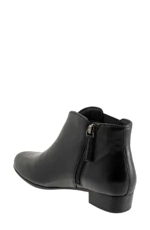 Trotters Monroe Side Zip Ankle Bootie - Black