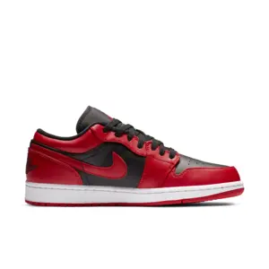 JORDAN 1 Low Sneakers