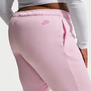 Nike Club Fleece Graphic Mid-rise Pants - Pink