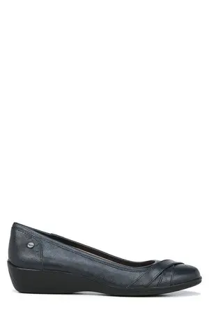 LIFESTRIDE Loyal Wedge Flat