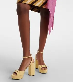 Gucci Horsebit 85 Leather Platform Sandals - Yellow