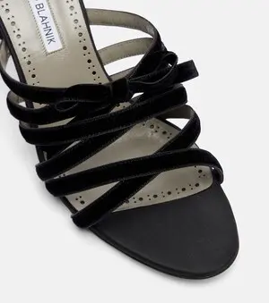 Manolo Blahnik Clementel 70 Velvet Mules - Black