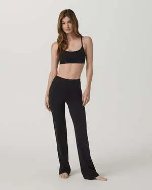 Vuori Slim Fit Sports Pants For Women