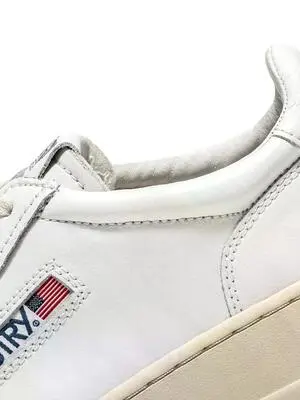 AUTRY Medalist Leather Sneakers