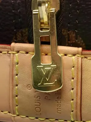 LOUIS VUITTON 2017 Alma Monogram Tote Bag