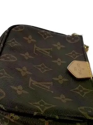 LOUIS VUITTON Multi Pochette Accessoires
