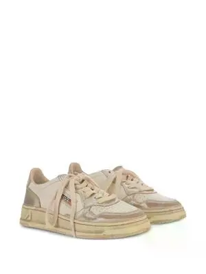 AUTRY Low Top Lace-up Sneakers