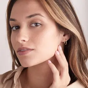 SARA PATINO Midi Reversible Hoop With White Topaz