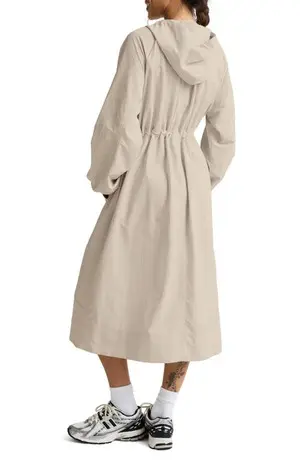Beyond Yoga En Route Long Hooded Jacket - Sand