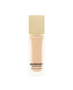 Burberry Beyond Wear Perfecting Matte Foundation - 30 Light Warm