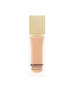 Burberry Beyond Wear Perfecting Matte Foundation - 45 Light Neutral