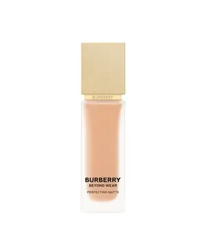 Burberry Beyond Wear Perfecting Matte Foundation 70 Medium Cool