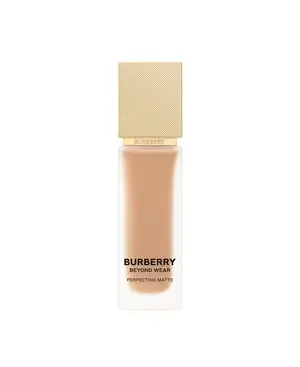 Burberry Beyond Wear Perfecting Matte Foundation 85 Medium Cool