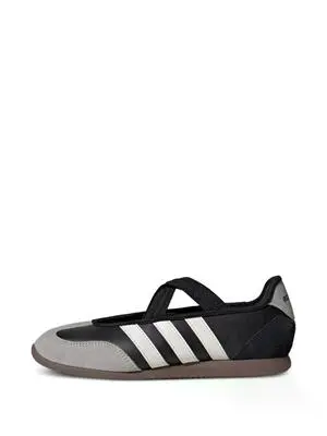 Adidas Bareda Sneakerinas