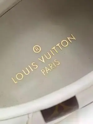 LOUIS VUITTON 2019 Front Row Sneakers